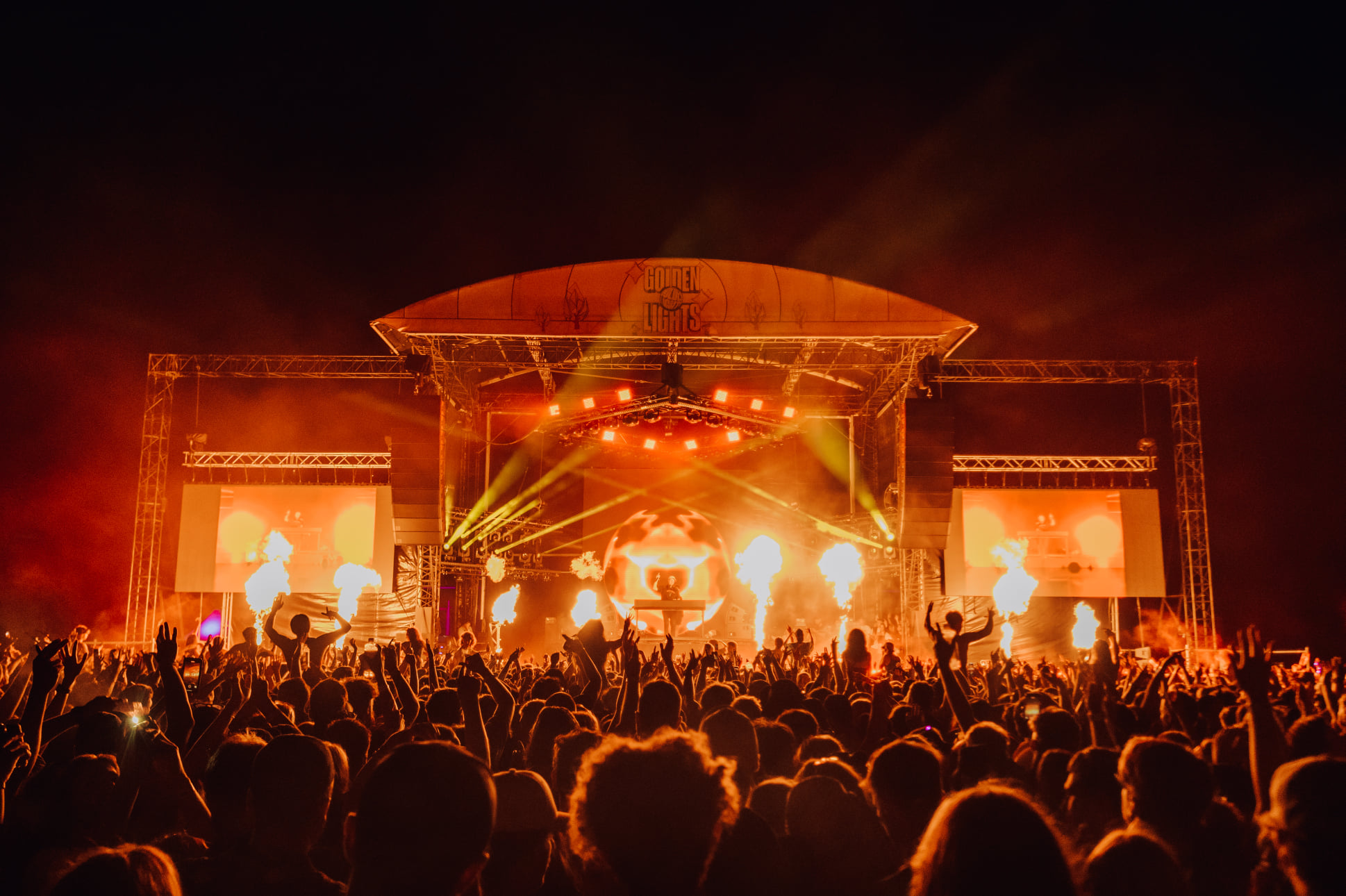 Event: Golden Lights Festival - Jan 2025 - Andrew Whiteside